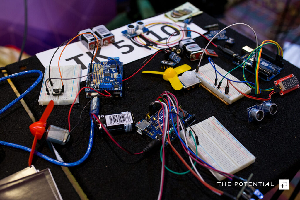 ไอเดียพลุ่งพล่านแต่ขัดสนด้านเทคนิค (ยากๆ) MAKER PLAYGROUND ช่วยได้! – The Potential